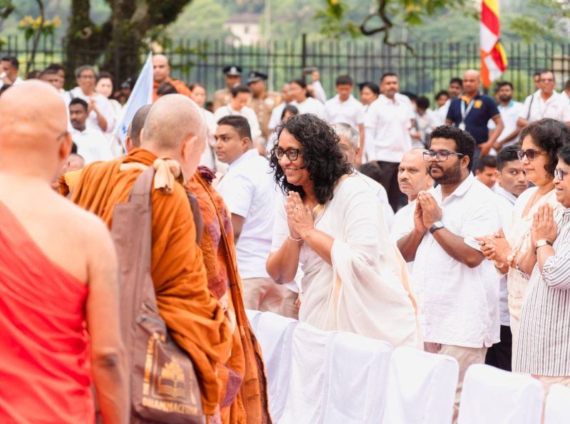 “Ehi Passiko” Peace Walk Enters Third Day from Temple of the Tooth